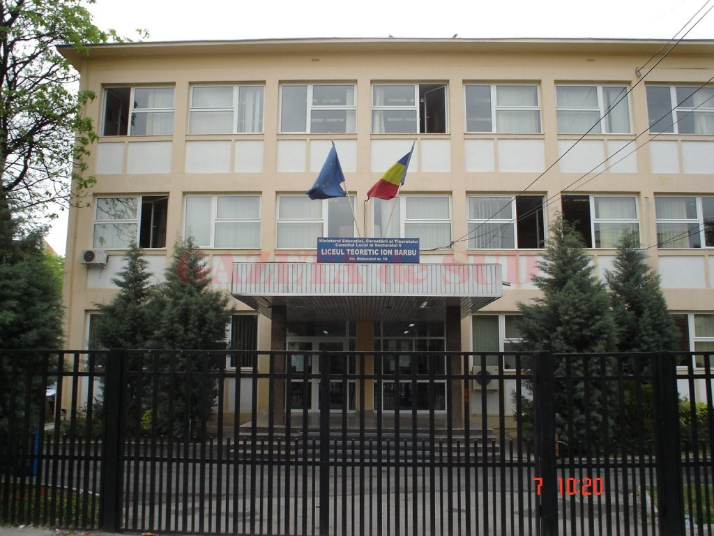 UPDATE - Alertă cu bombă la Liceul UPDATE - Alertă cu bombă la Liceul