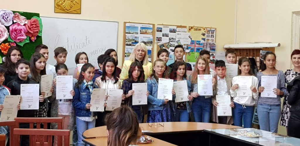 Dolj: 130 de elevi cu rezultate bune la engleză, premiaţi la Şcoala ...