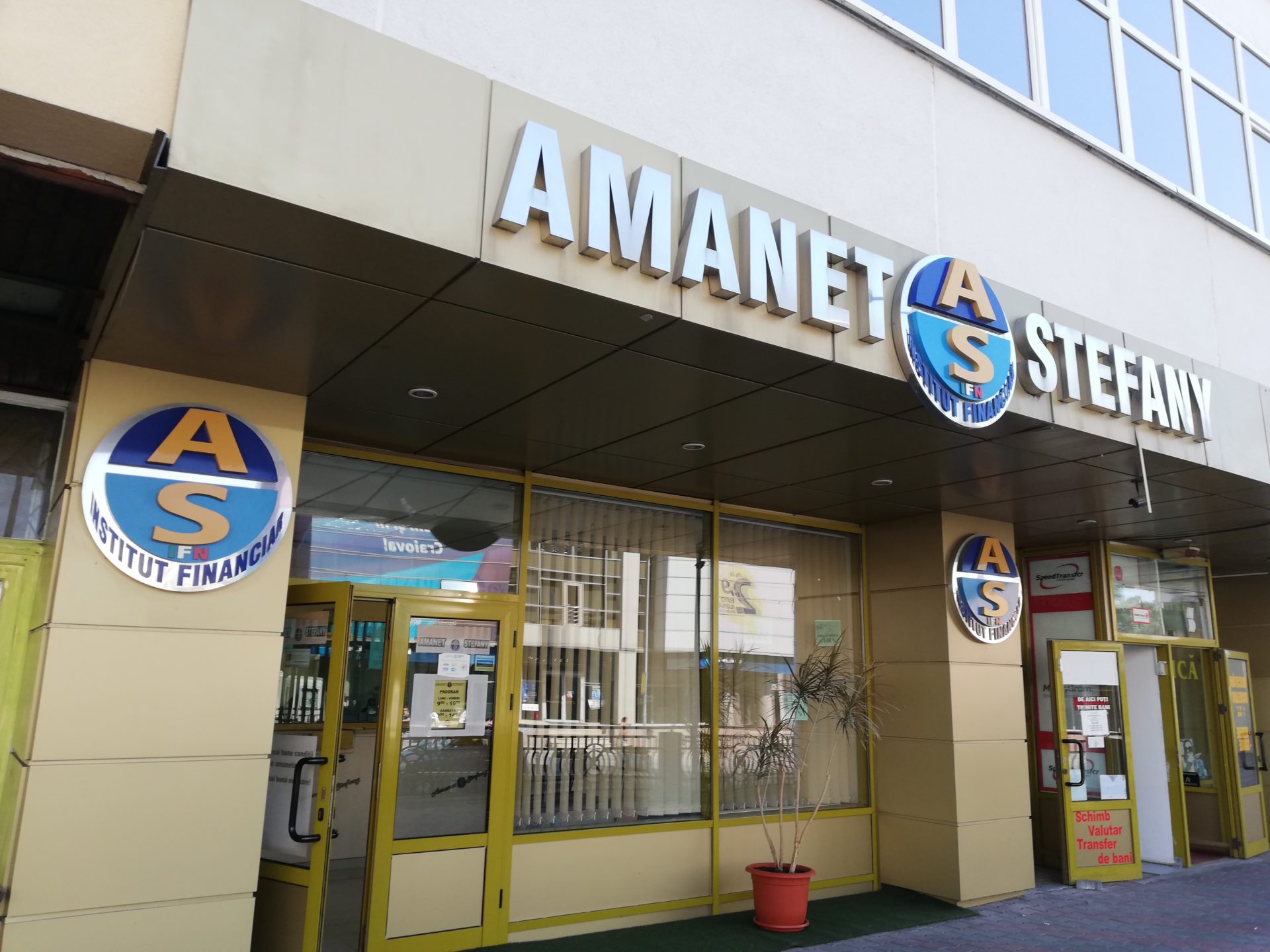 Afacere de succes: O casă de amanet face istorie în Craiova