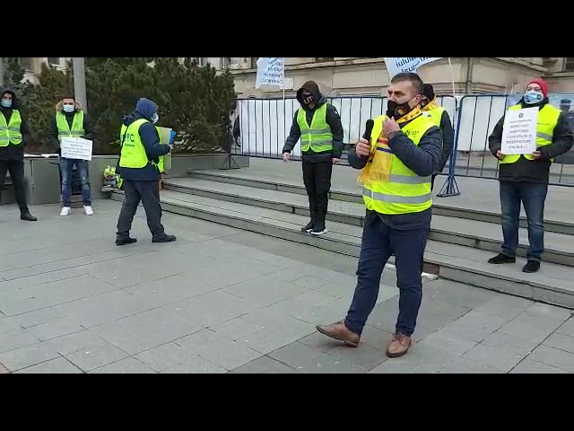 Proteste ale polițiștilor în fața Prefecturii Dolj - GAZETA de SUD