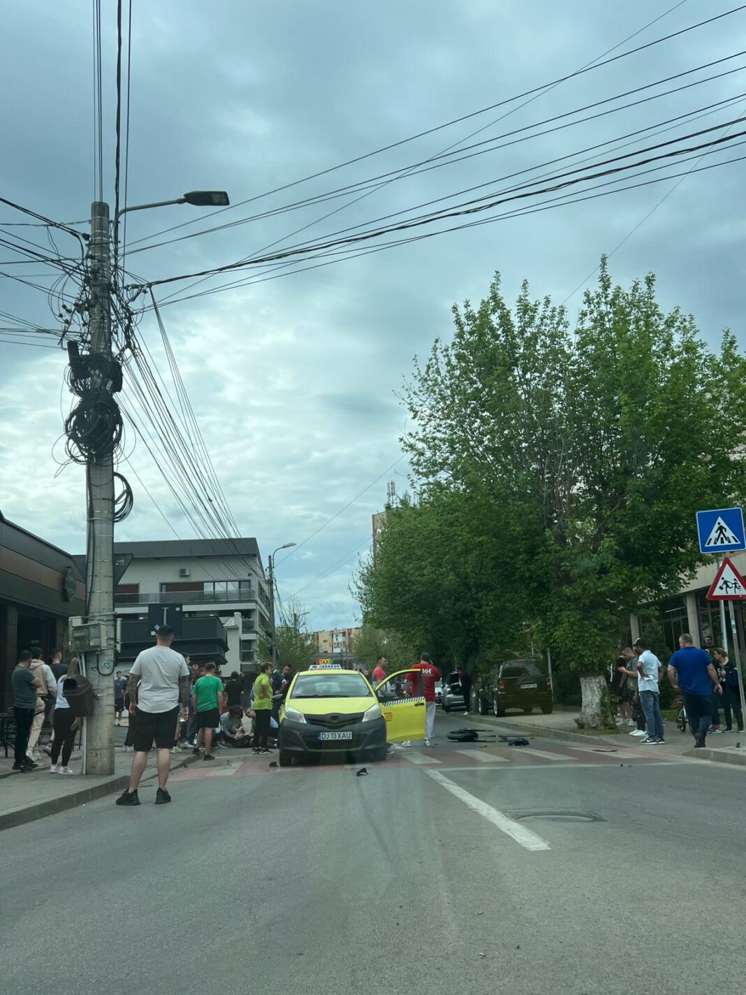 Accident în Brazda lui Novac între un taxi și o motocicletă - GAZETA de SUD