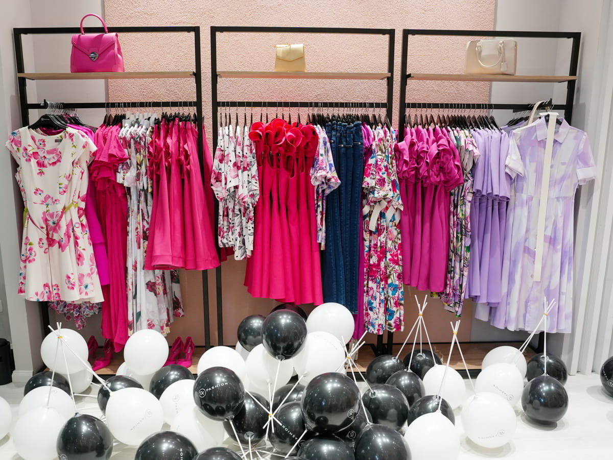 Brandul românesc DY Fashion se extinde în offline și lansează primul ...
