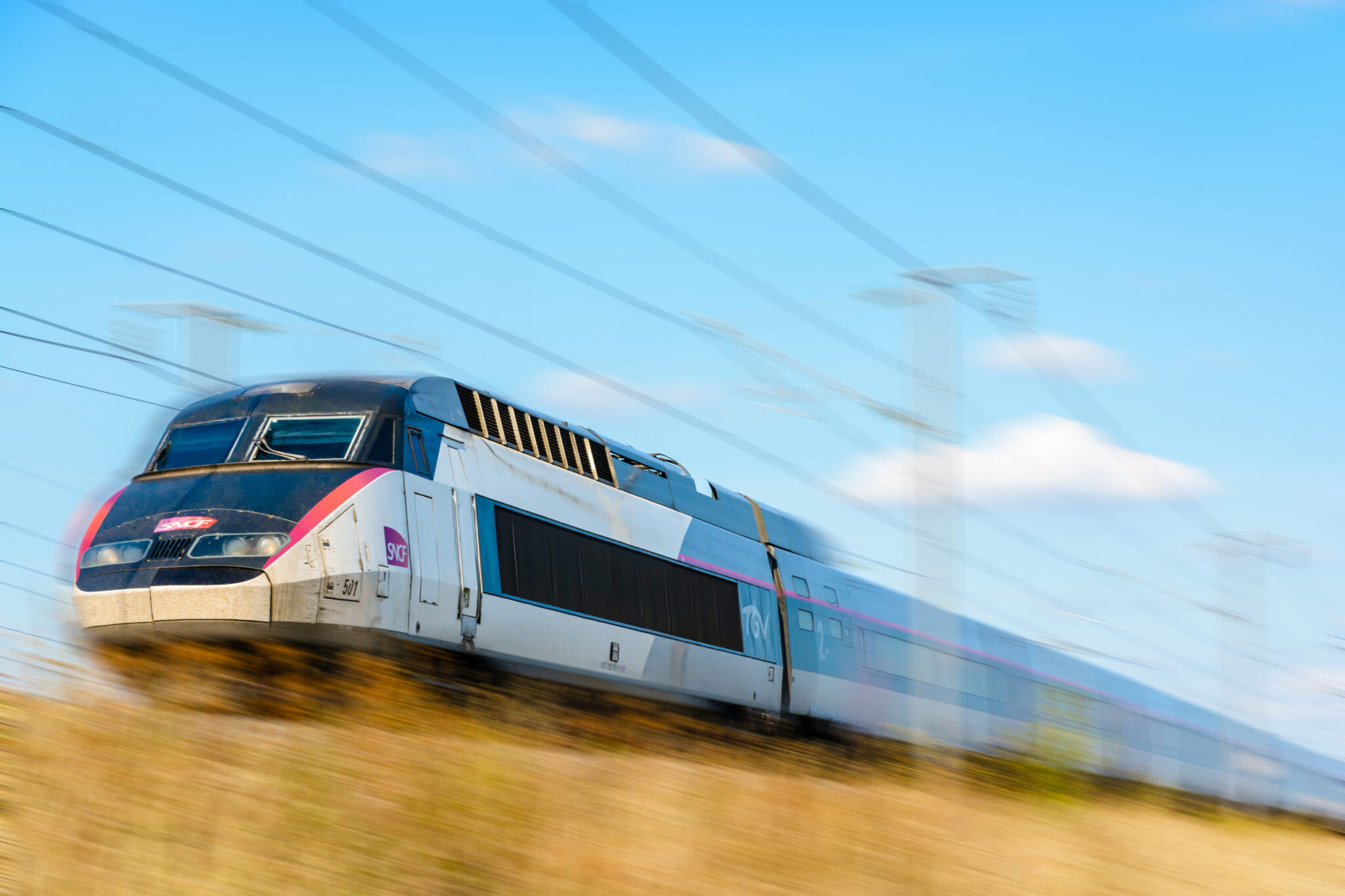 Un mecanic s-a aruncat în gol dintr-un tren de mare viteză, în Franța ...