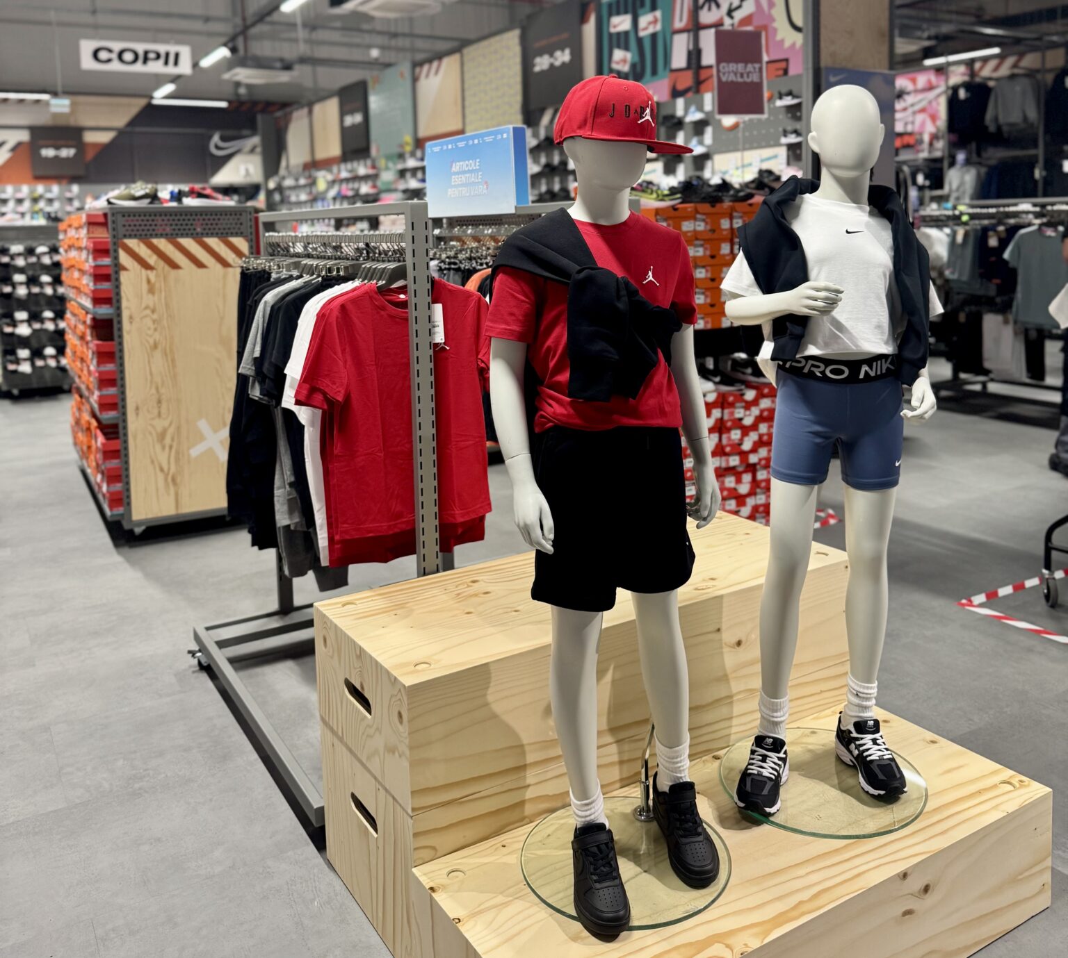 Sports Direct deschide primul magazin din România la Promenada Craiova ...