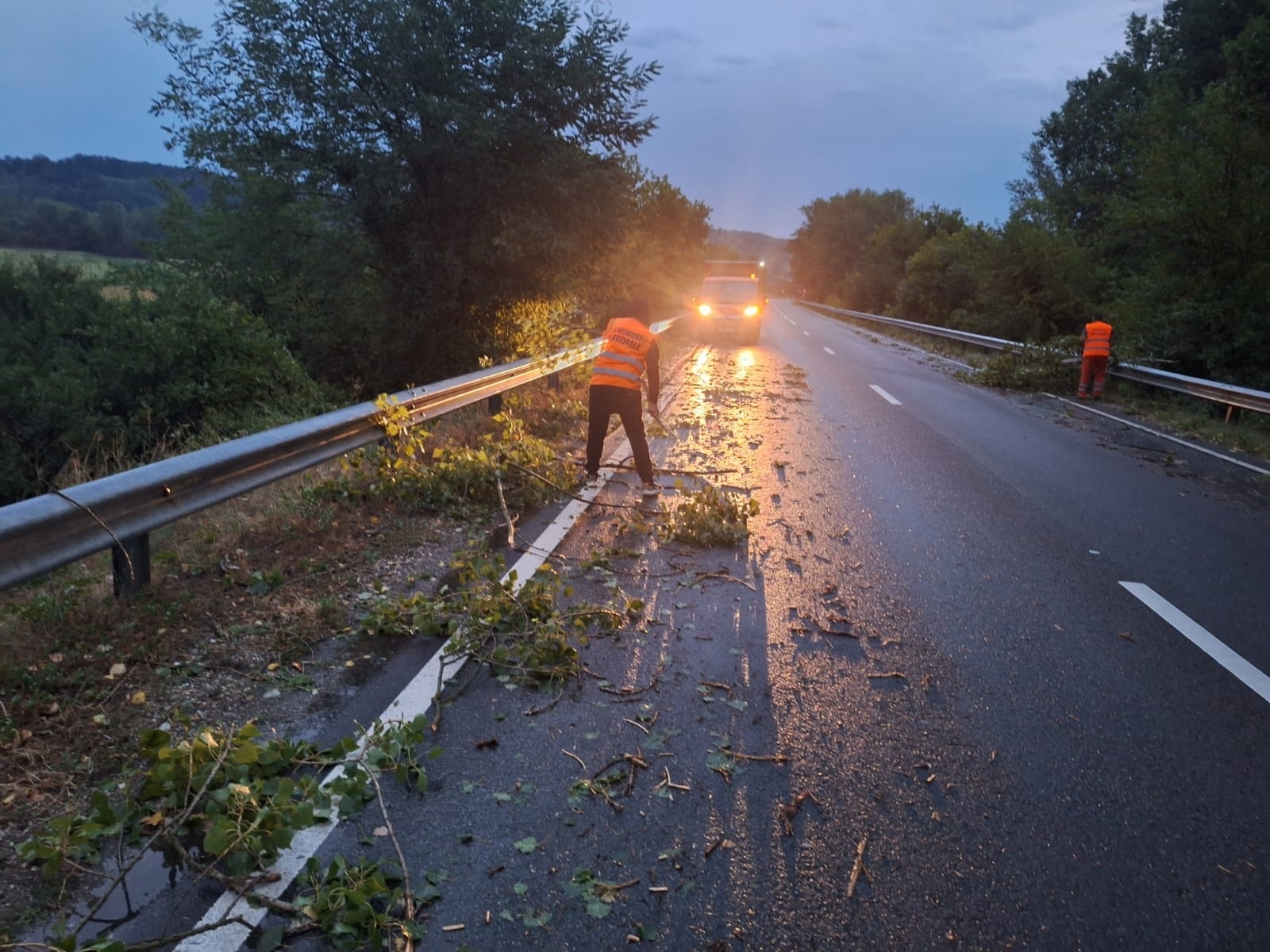 Intervenții ale DRDP Craiova în urma furtunilor din seara trecută ...