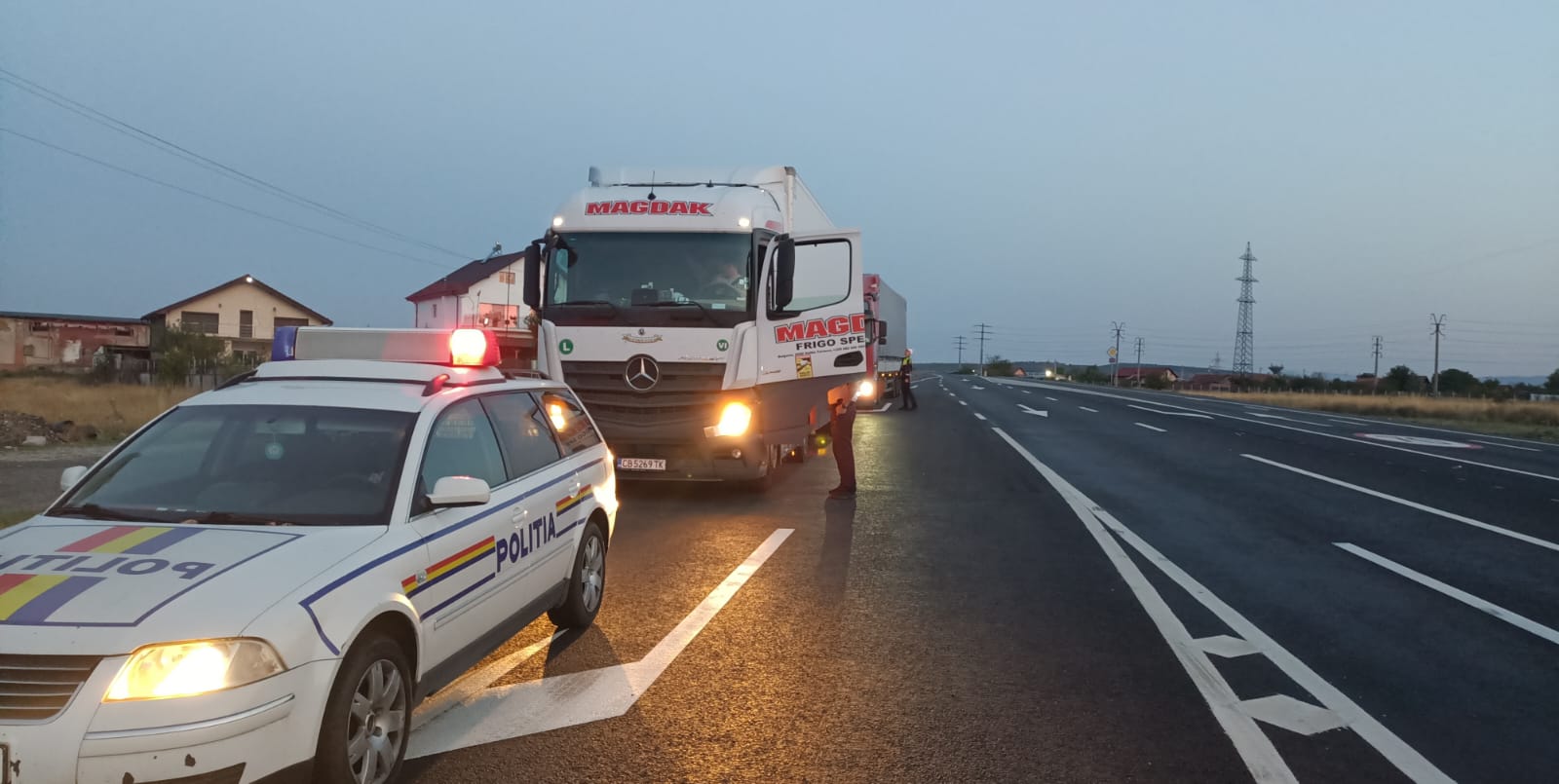 (VIDEO) Acțiuni ale polițiștilor rutieri din Mehedinți pentru siguranța traficului - GAZETA de SUD