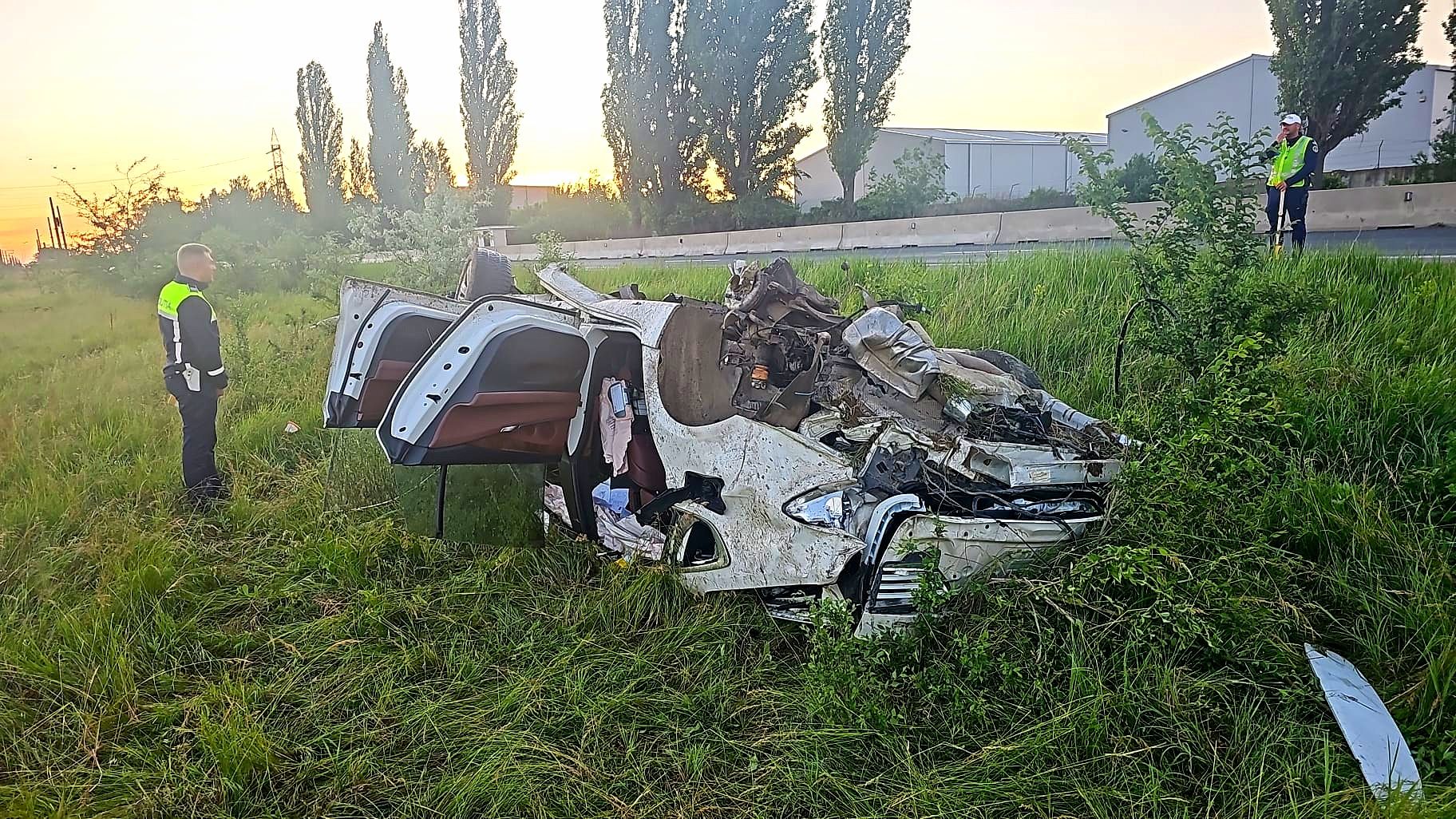 Un tânăr a murit și altul este în stare gravă după ce s-au răsturnat cu ...