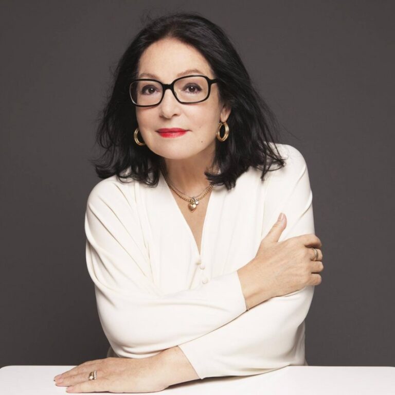 Nana Mouskouri - o maestră a muzicii vocale - GAZETA de SUD